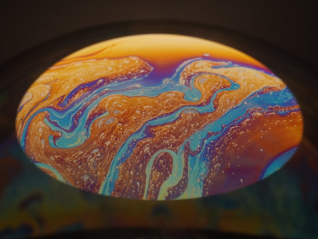 Thin Film Interference - The Physics and Dynamics of Bubbles - The ...